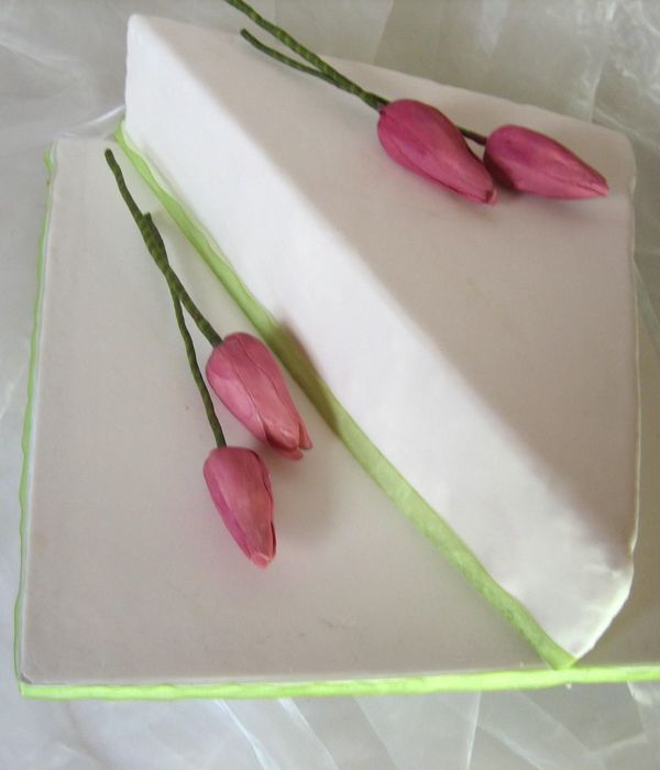 Fresh Spring Cakes with Tulips - CakeCentral.com