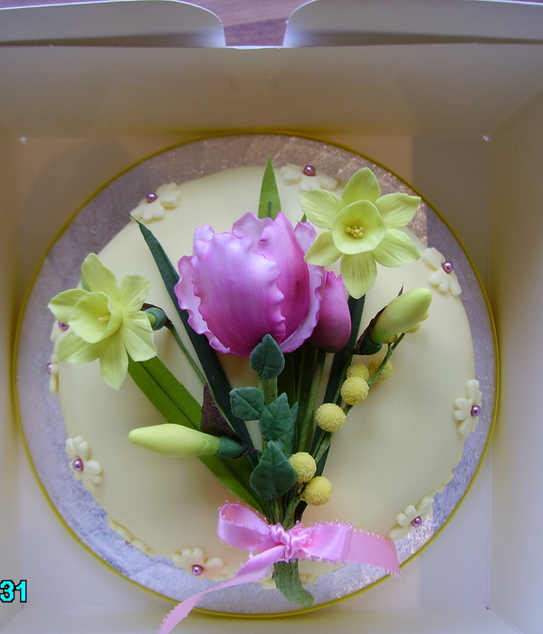 Fresh Spring Cakes with Tulips - CakeCentral.com