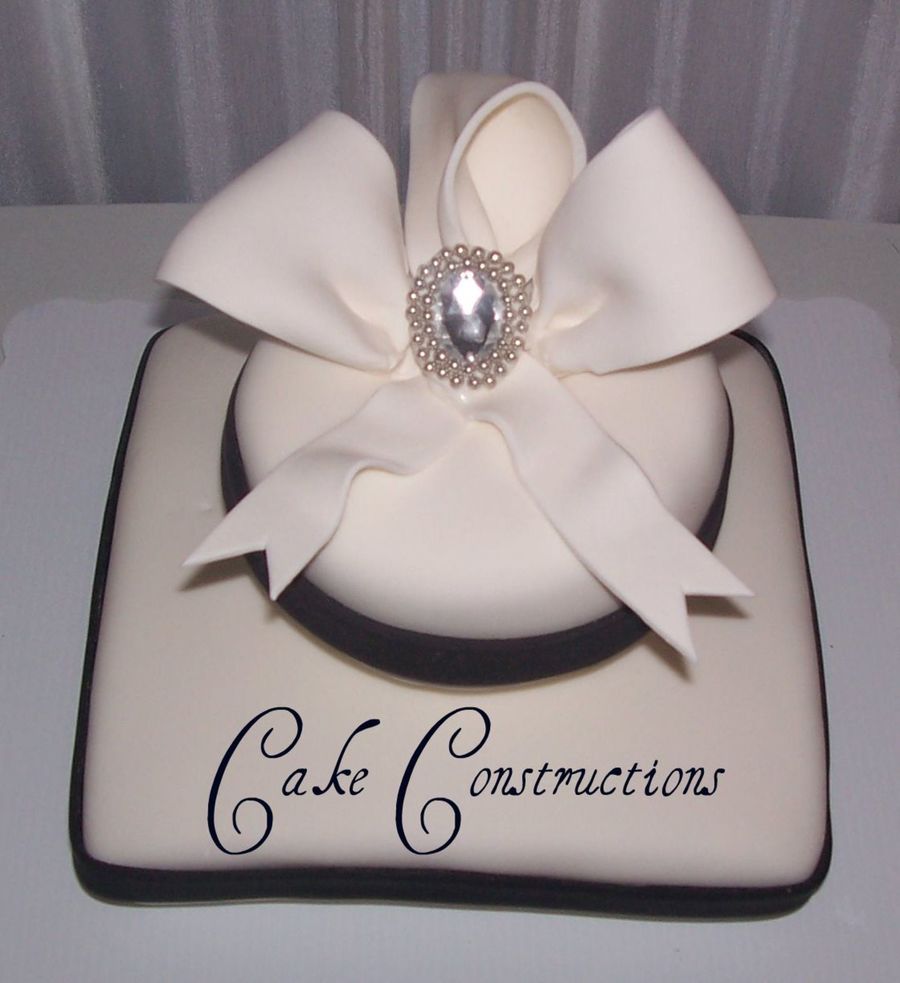 Lazo En Gumapate Y Pasta - CakeCentral.com