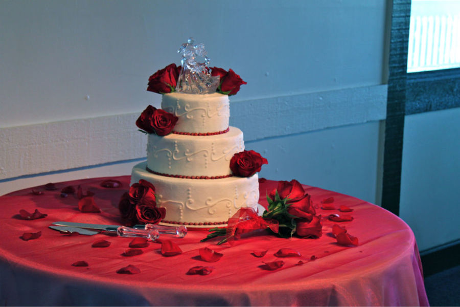 Red Roses Cake (Charlene) - CakeCentral.com