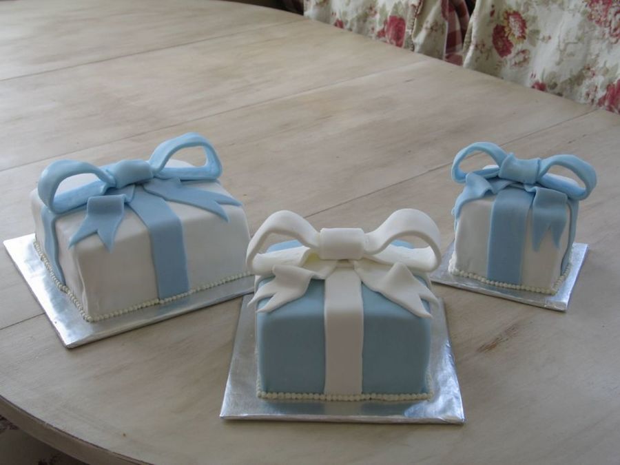 Present Box Cakes - CakeCentral.com