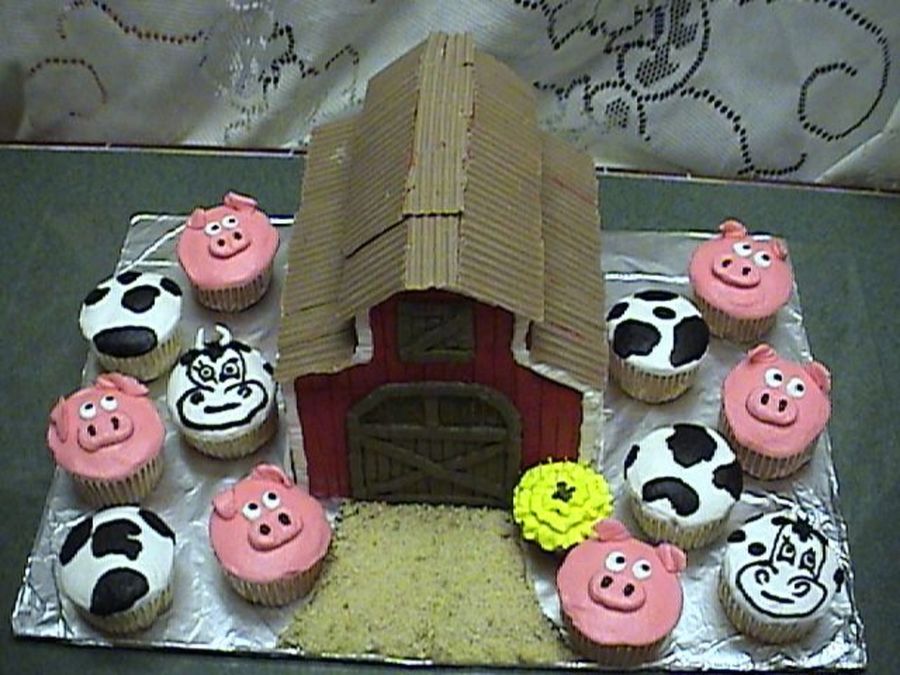 Barn Cake - CakeCentral.com