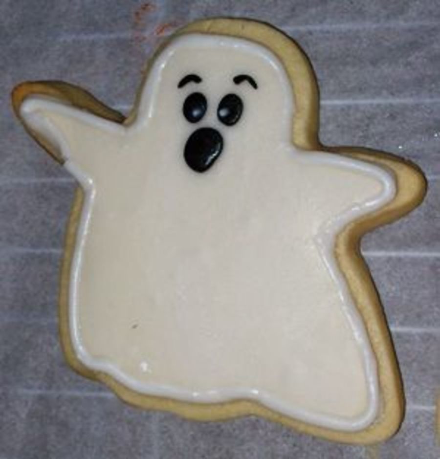 Ghost_091808_012.jpg - CakeCentral.com