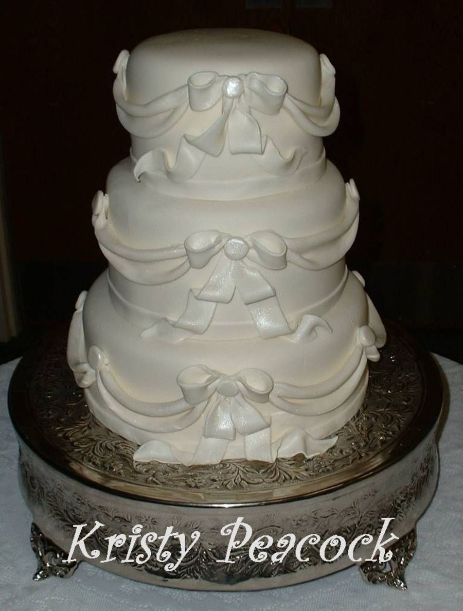 Swags_Front_Name.jpg - CakeCentral.com