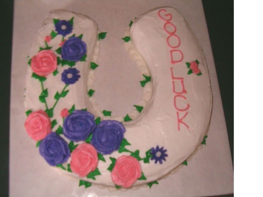 Good Luck Horseshoe - CakeCentral.com