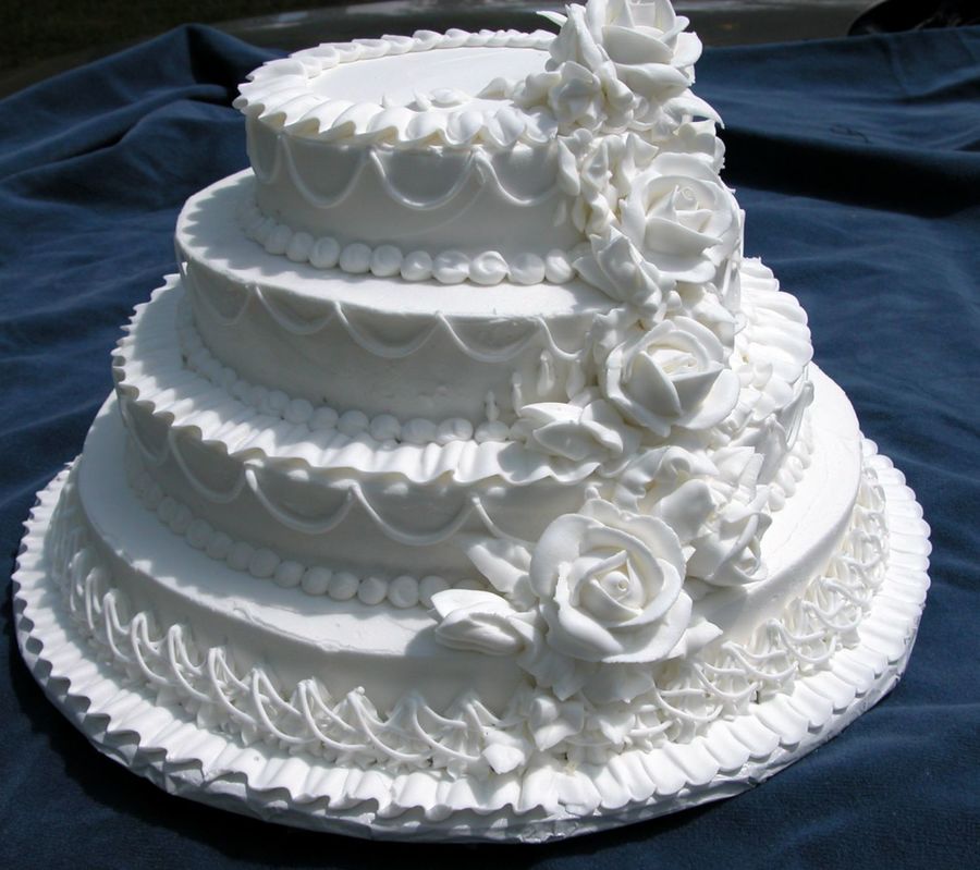 Roses And Stringwork - CakeCentral.com