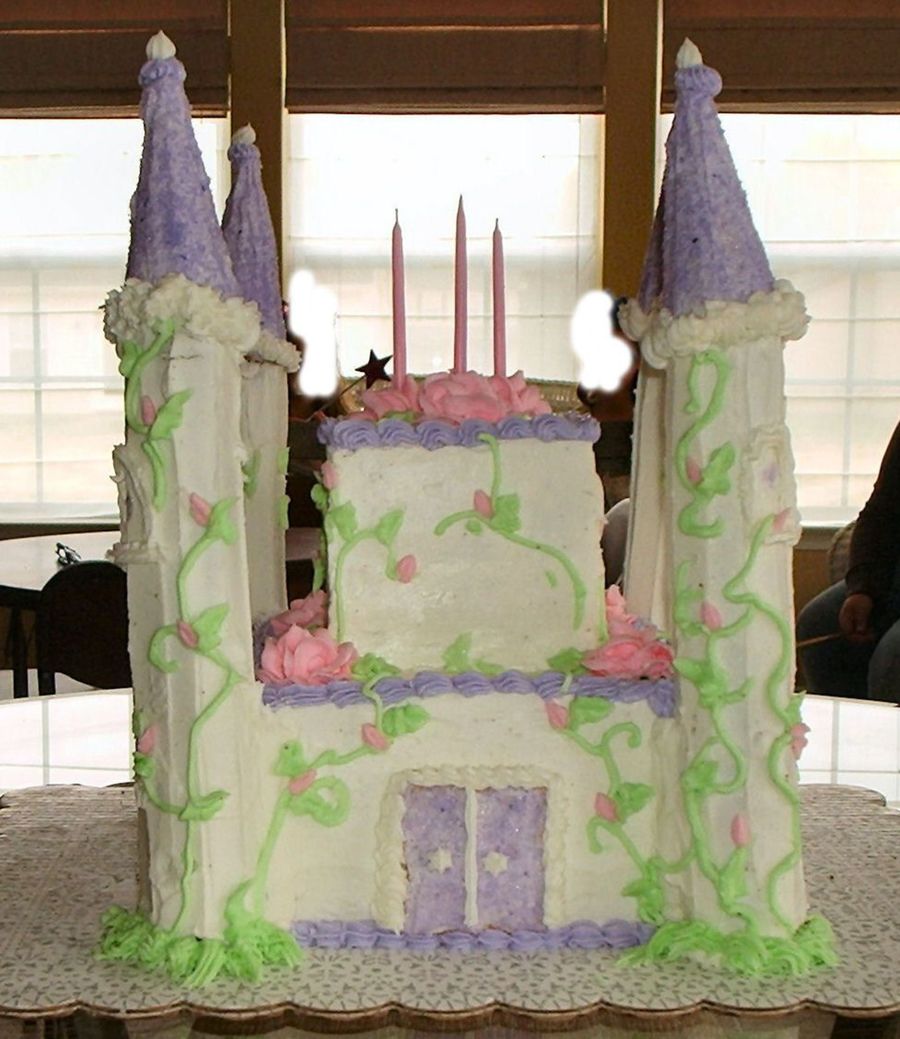 Princess Makayla's Castle Cake - CakeCentral.com