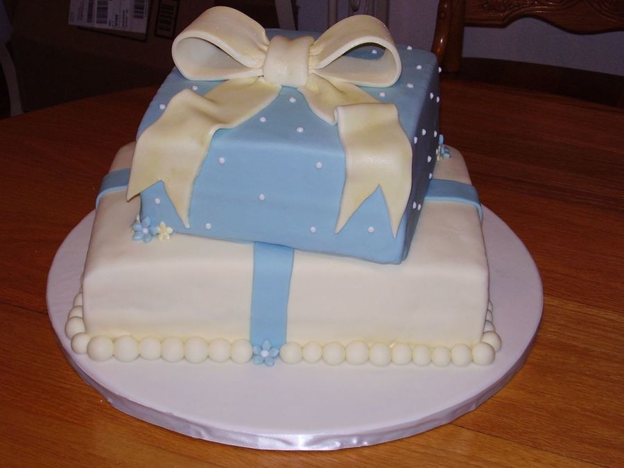 Present Cake - CakeCentral.com