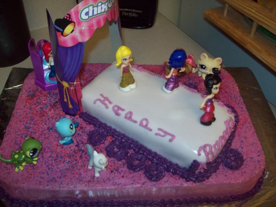 Fashion Model Runway Cake - CakeCentral.com