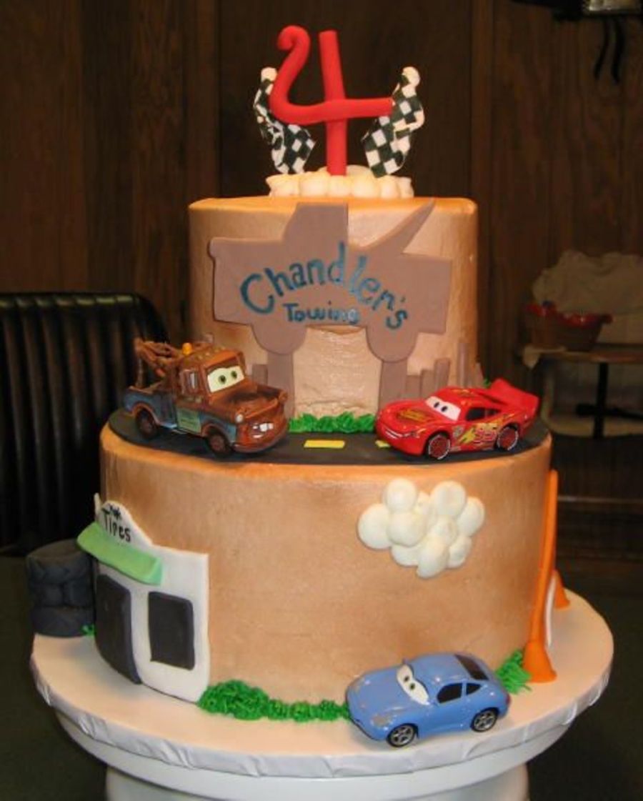 Rebecca Sutterby's Radiator Springs - CakeCentral.com