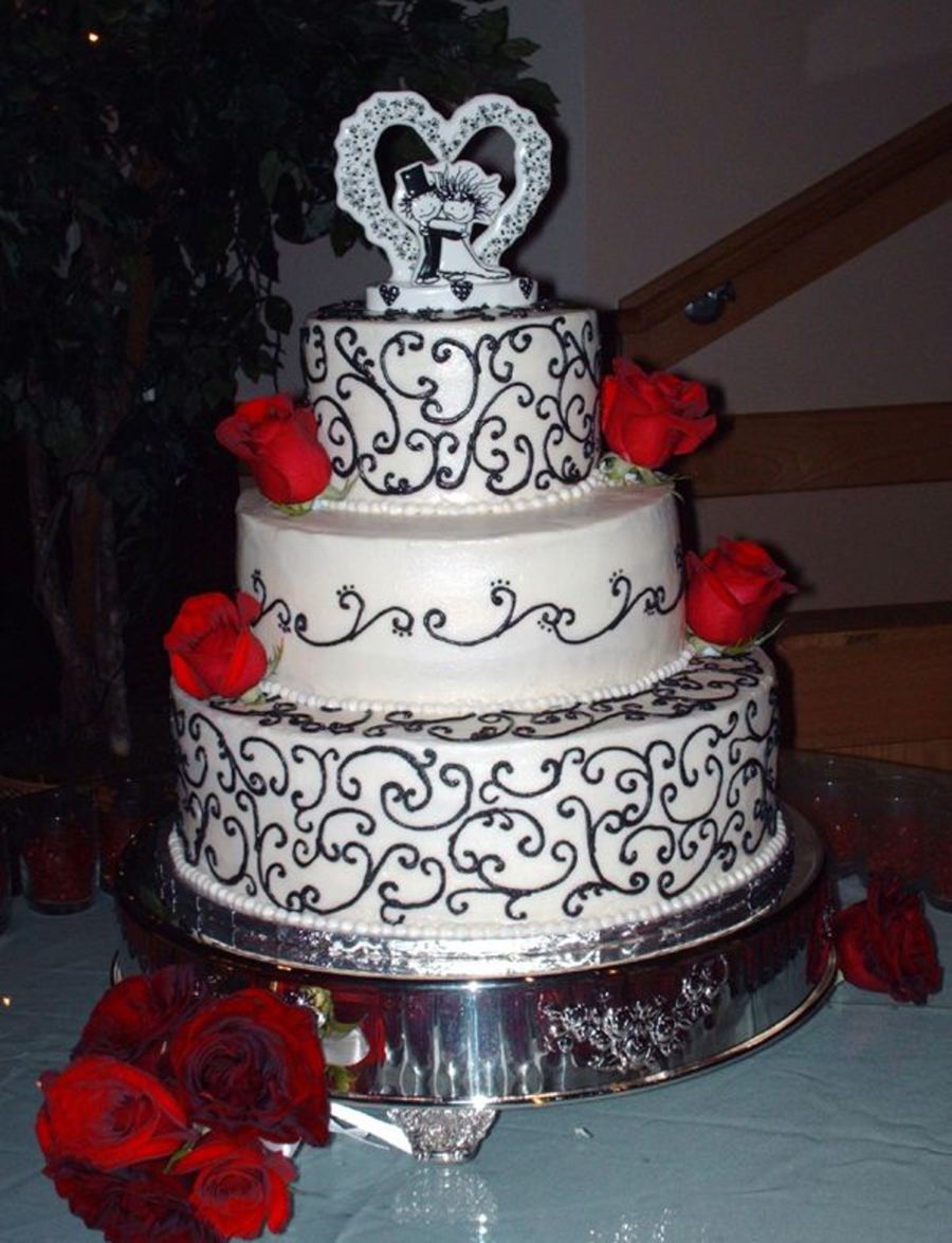 Kelly's Black Scrolls - CakeCentral.com