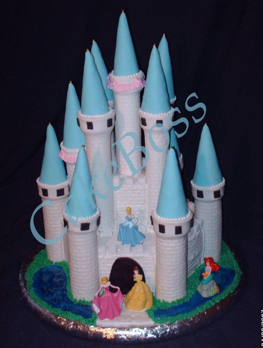 Marissa's Castle - CakeCentral.com