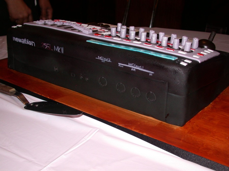 Novation Keyboard Mixer - CakeCentral.com