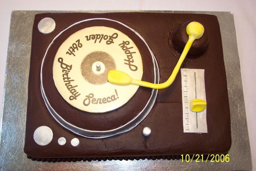 Dj Turntable - CakeCentral.com