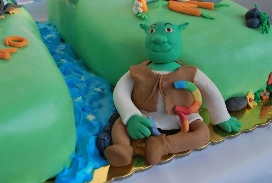 Shrek - CakeCentral.com