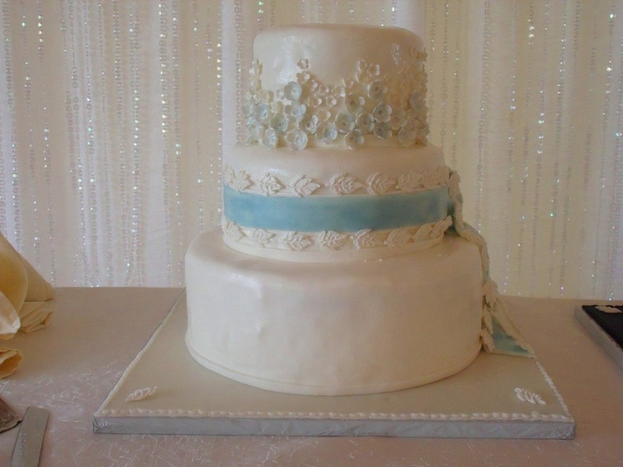 Wedding Cake With Lace Floral Side Design And Groom Car Cake Main ...