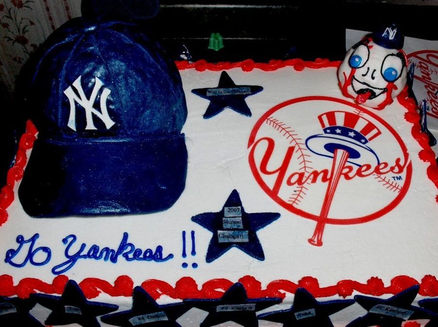 Go Yankees Cake - CakeCentral.com
