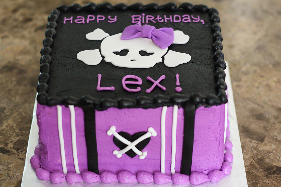 Purple Skull Cake - CakeCentral.com