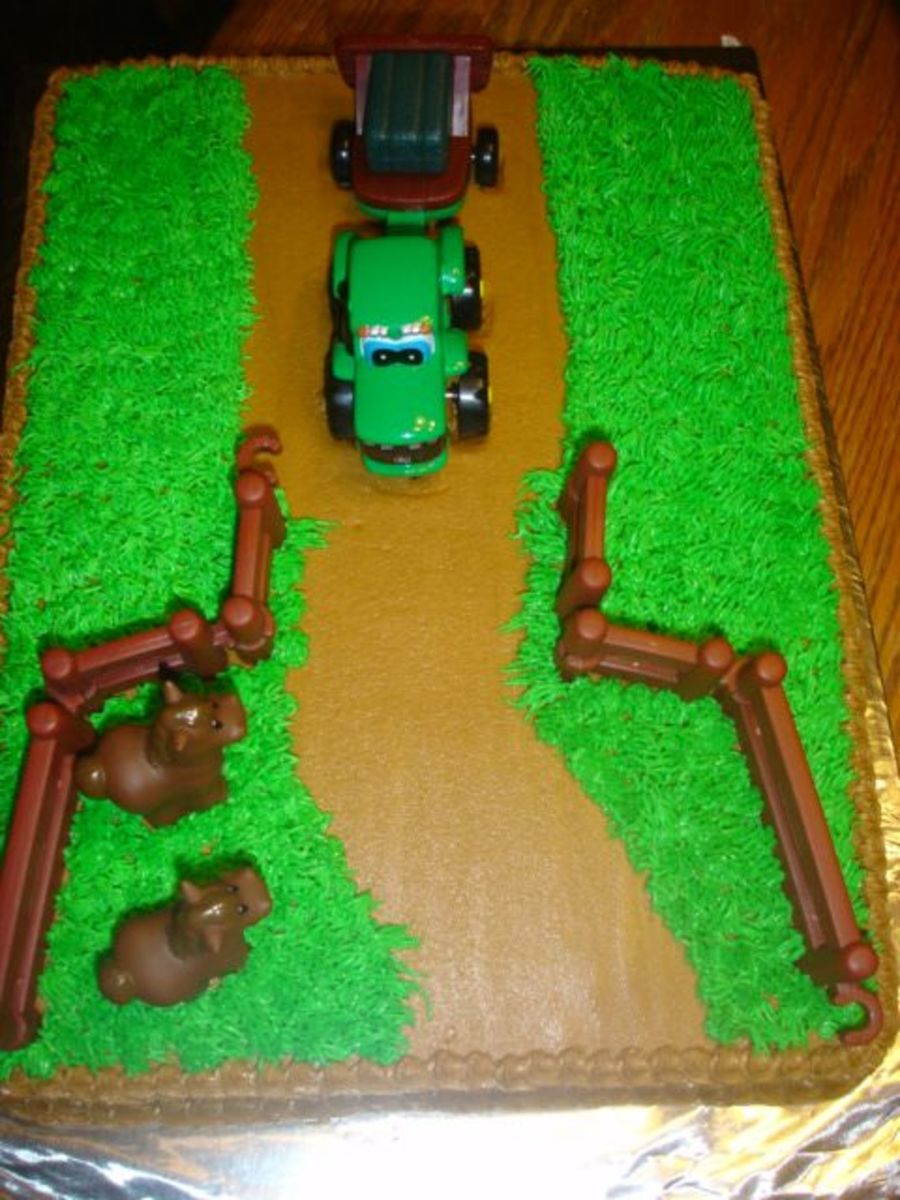 John Deere Cake - CakeCentral.com