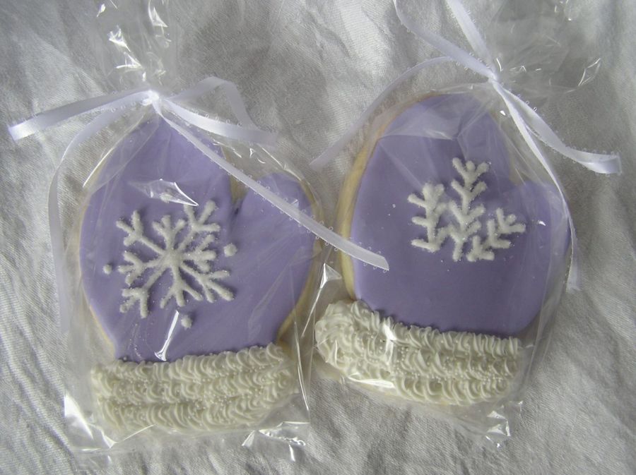 Mittens - CakeCentral.com