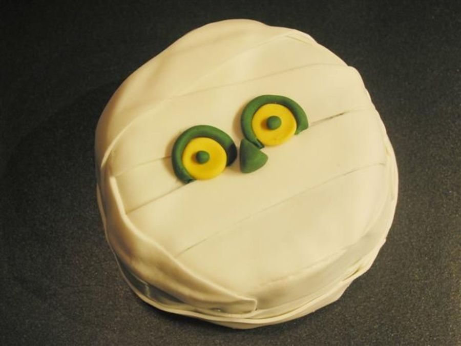 Mummy Cake - CakeCentral.com