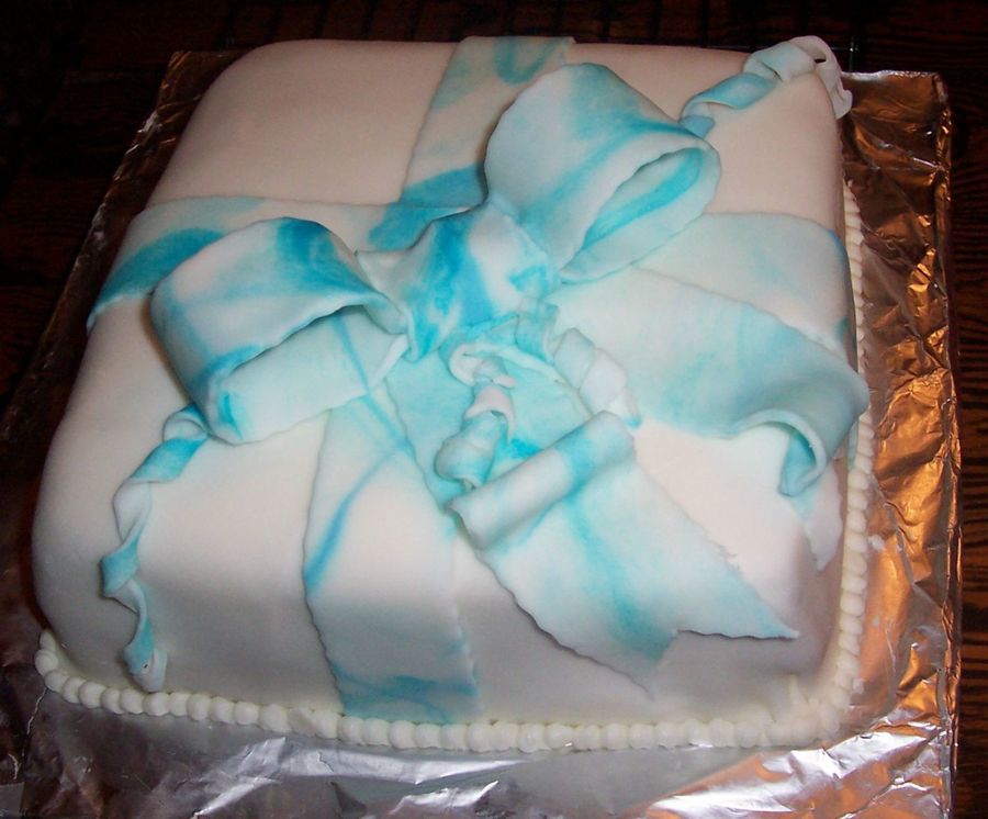 Fondant Bow Cake - CakeCentral.com
