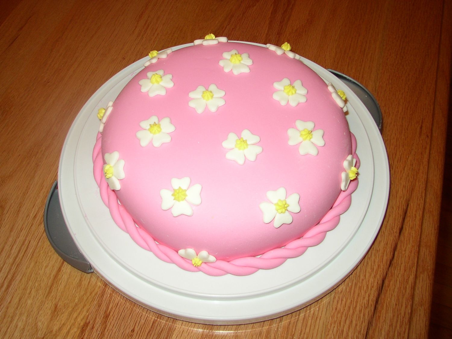 Practice Cake Using Mmf - CakeCentral.com
