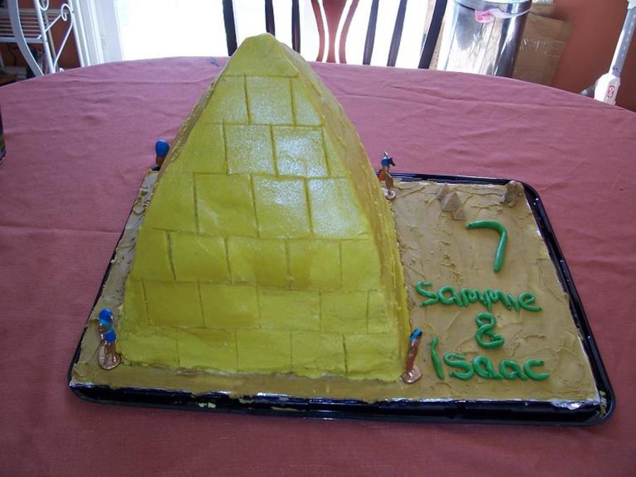 Pyramid Cake - CakeCentral.com