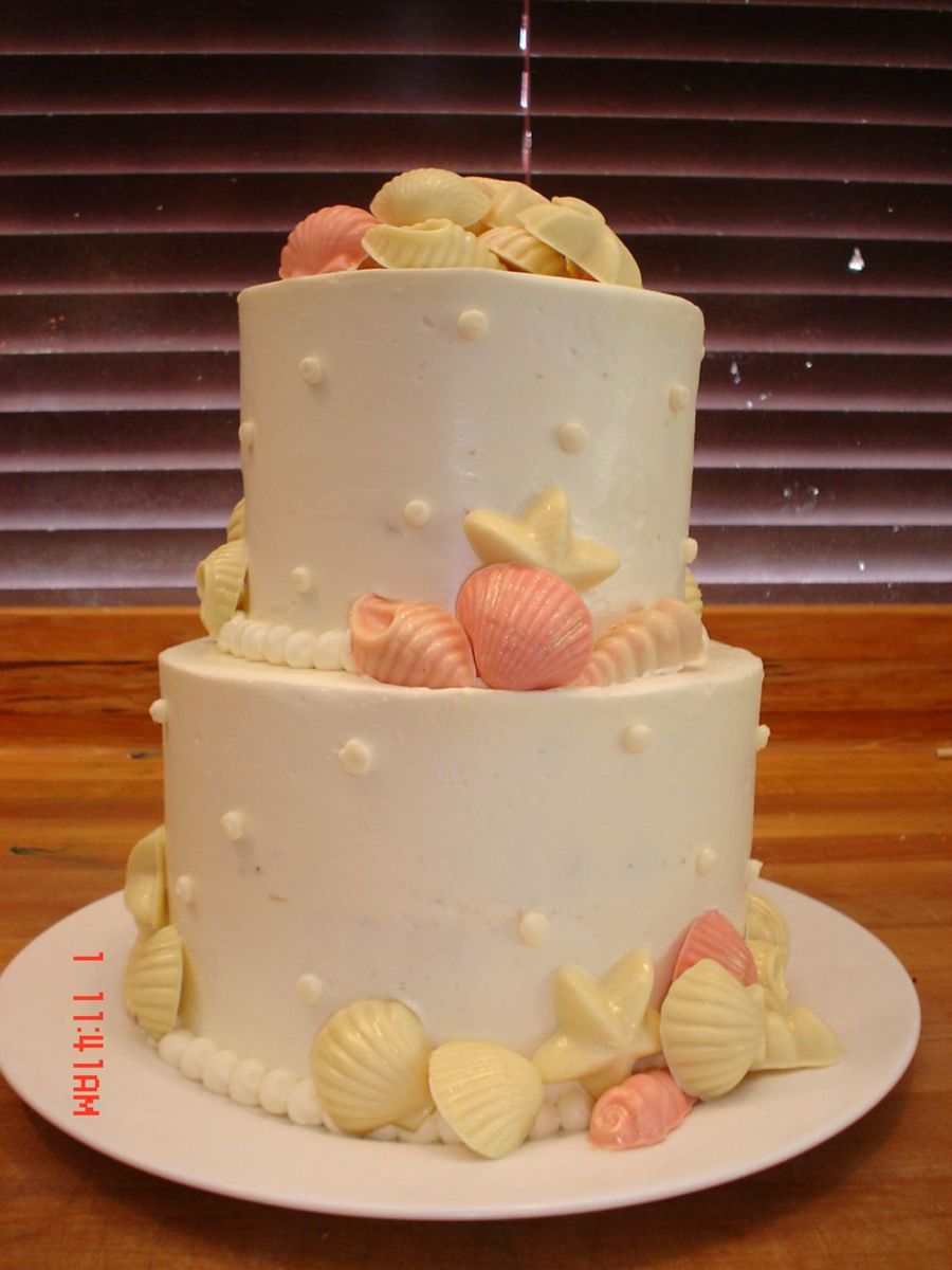 Round Cake With Chocolate Seashells - CakeCentral.com