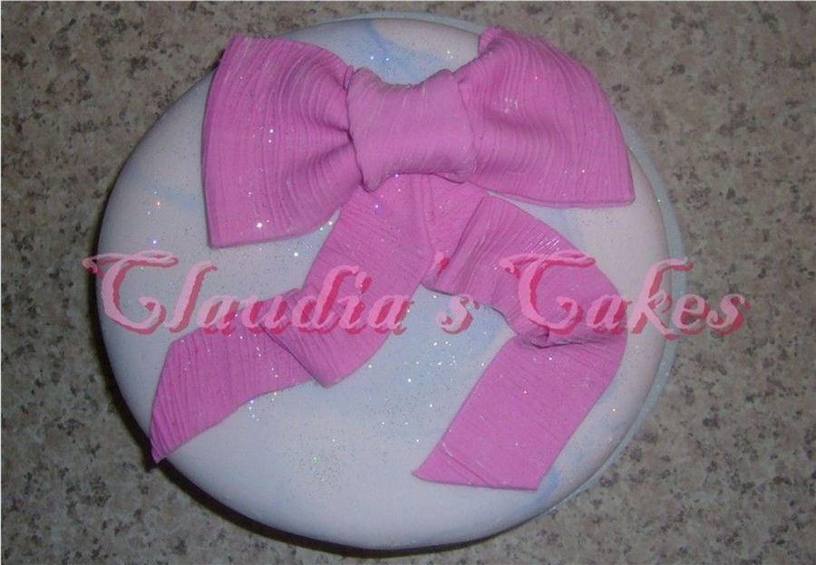 Simple Round Cake With Bow - CakeCentral.com