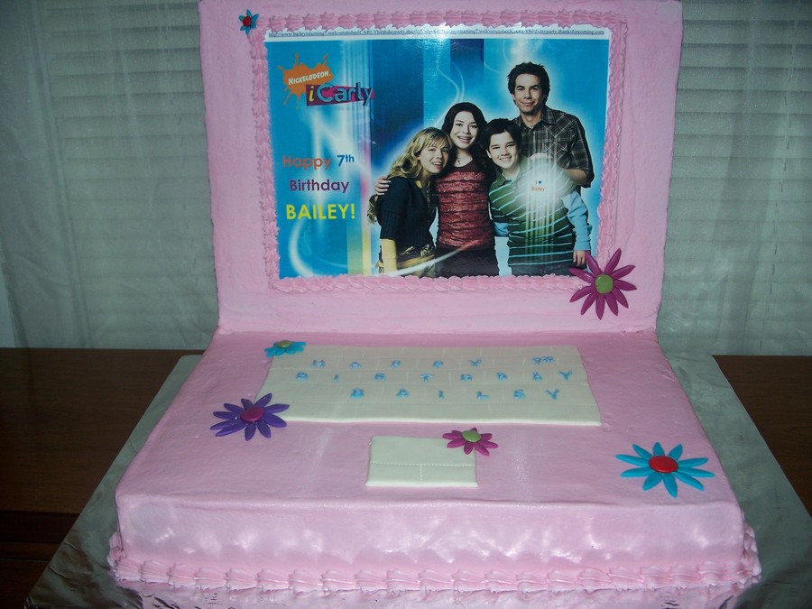 Icarly Laptop - CakeCentral.com