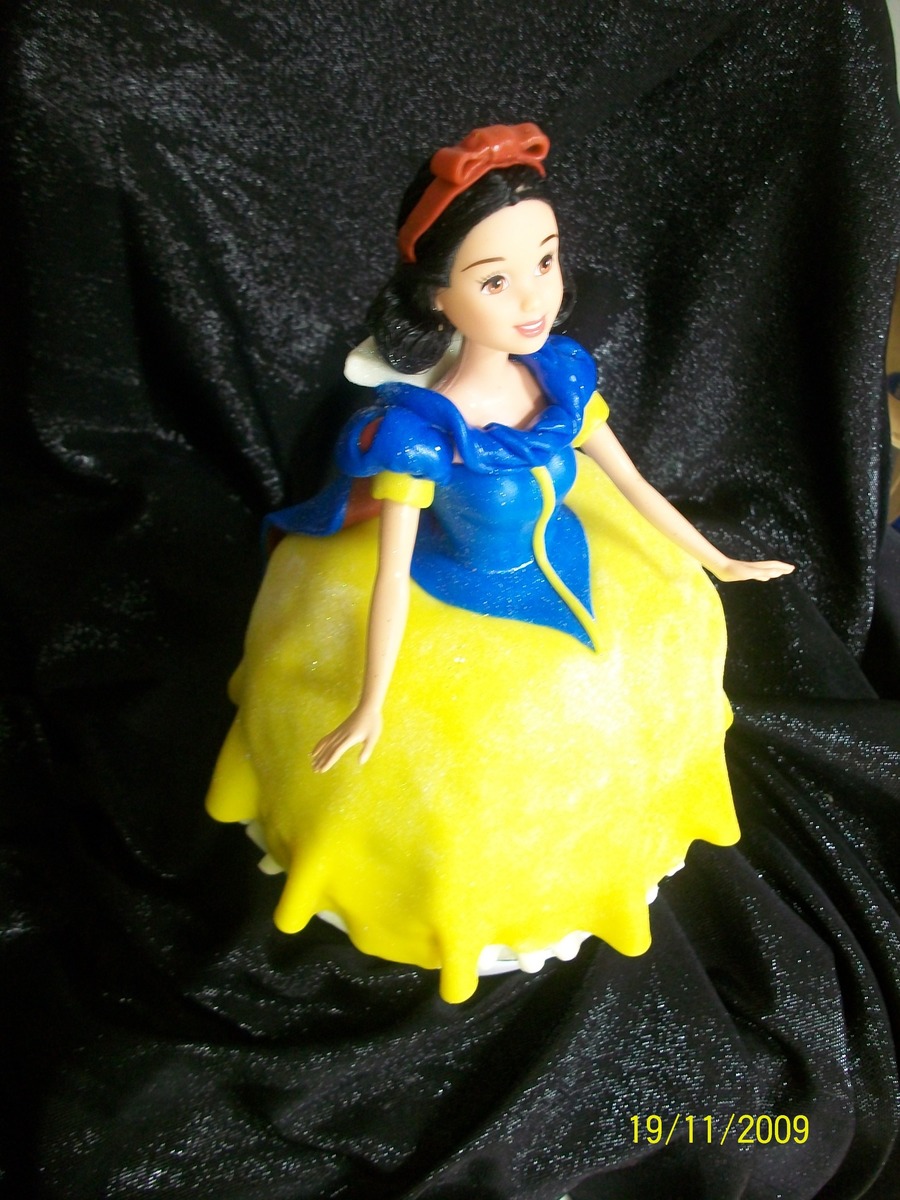 Snow White - CakeCentral.com