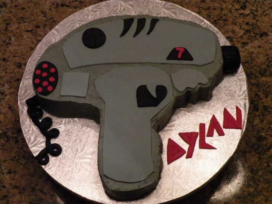 Laser Tag Gun - CakeCentral.com