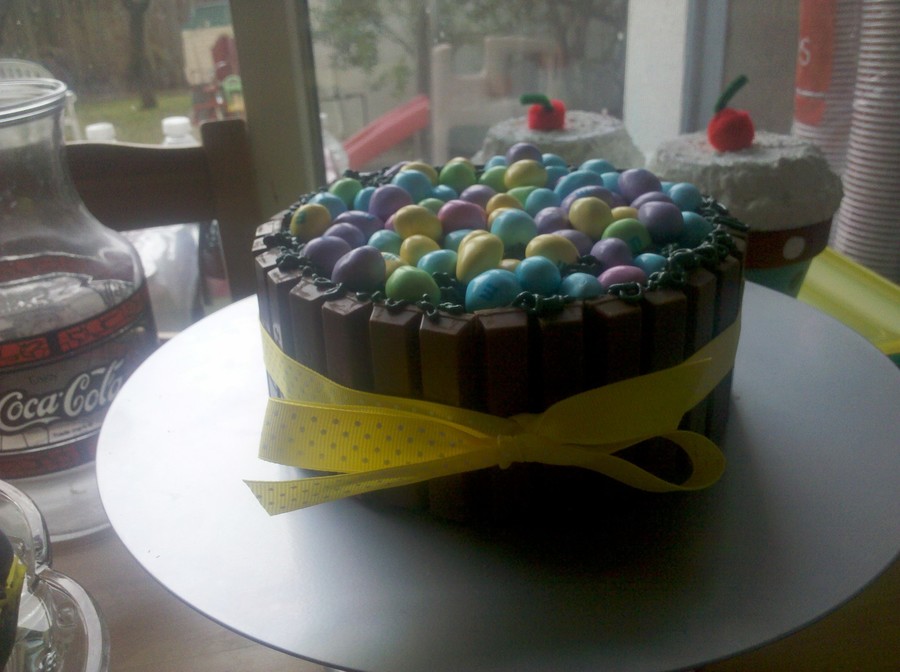 Easter Kit-Kat Cake - CakeCentral.com