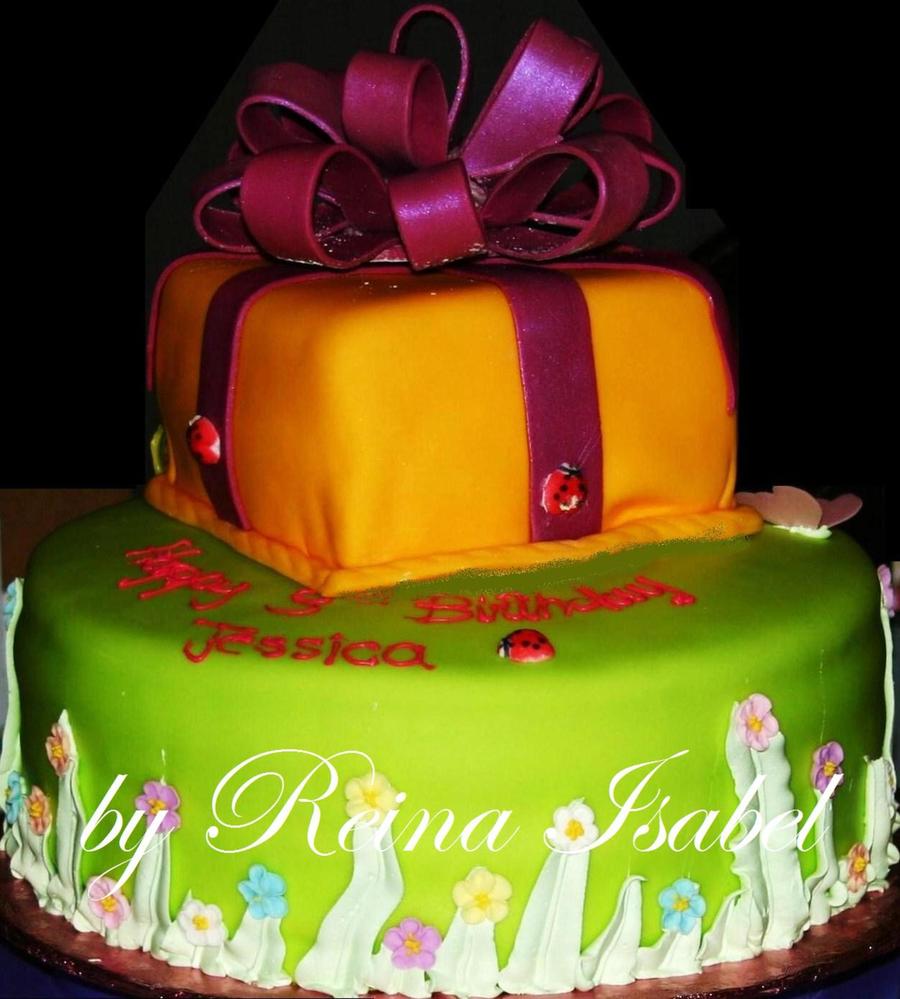 Ladybug Cake - CakeCentral.com