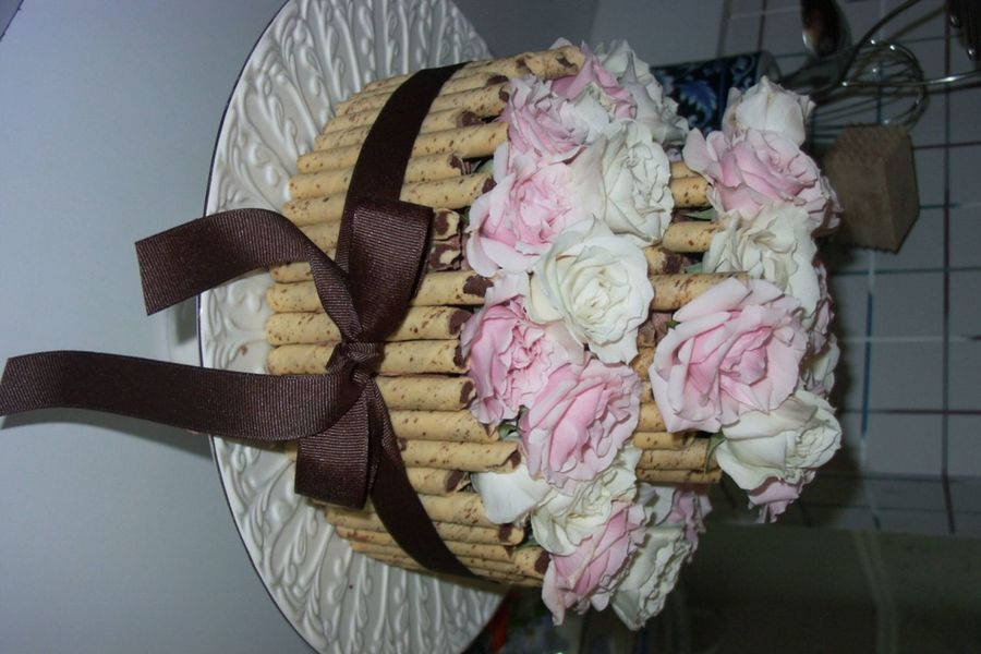Simplicity-Fresh Roses - CakeCentral.com