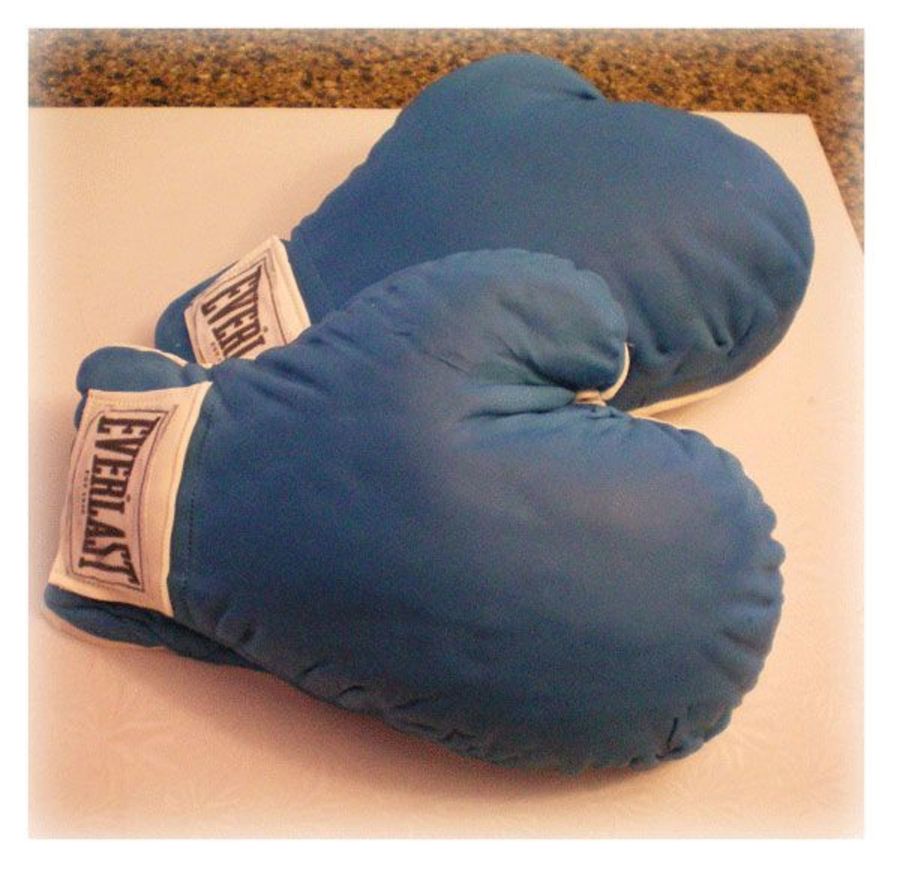 Boxing Gloves As A Grooms Cake - CakeCentral.com