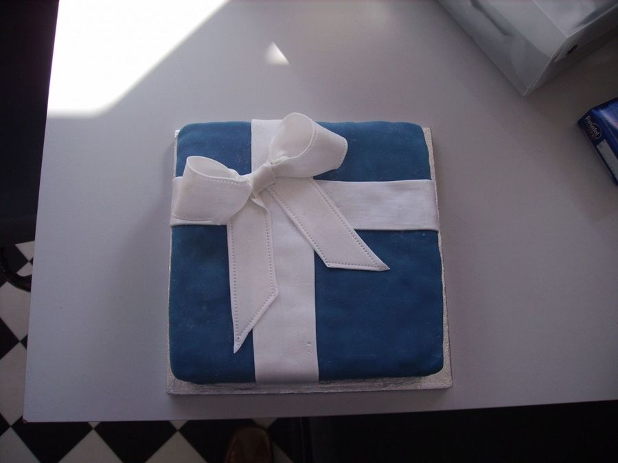 Parcel Cake - CakeCentral.com