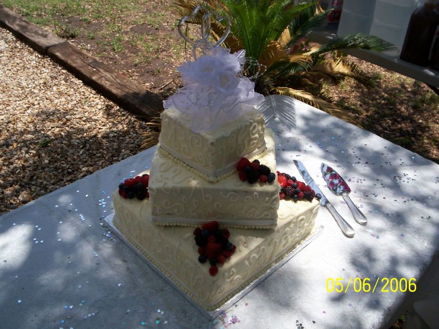 Offset Wedding Cake - CakeCentral.com