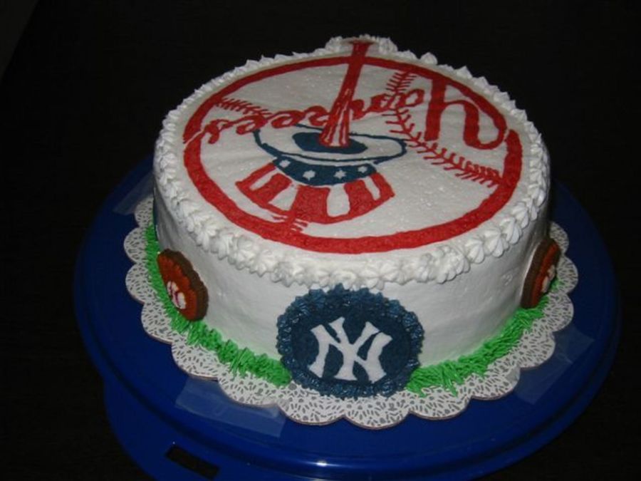 Yankees Cake - CakeCentral.com