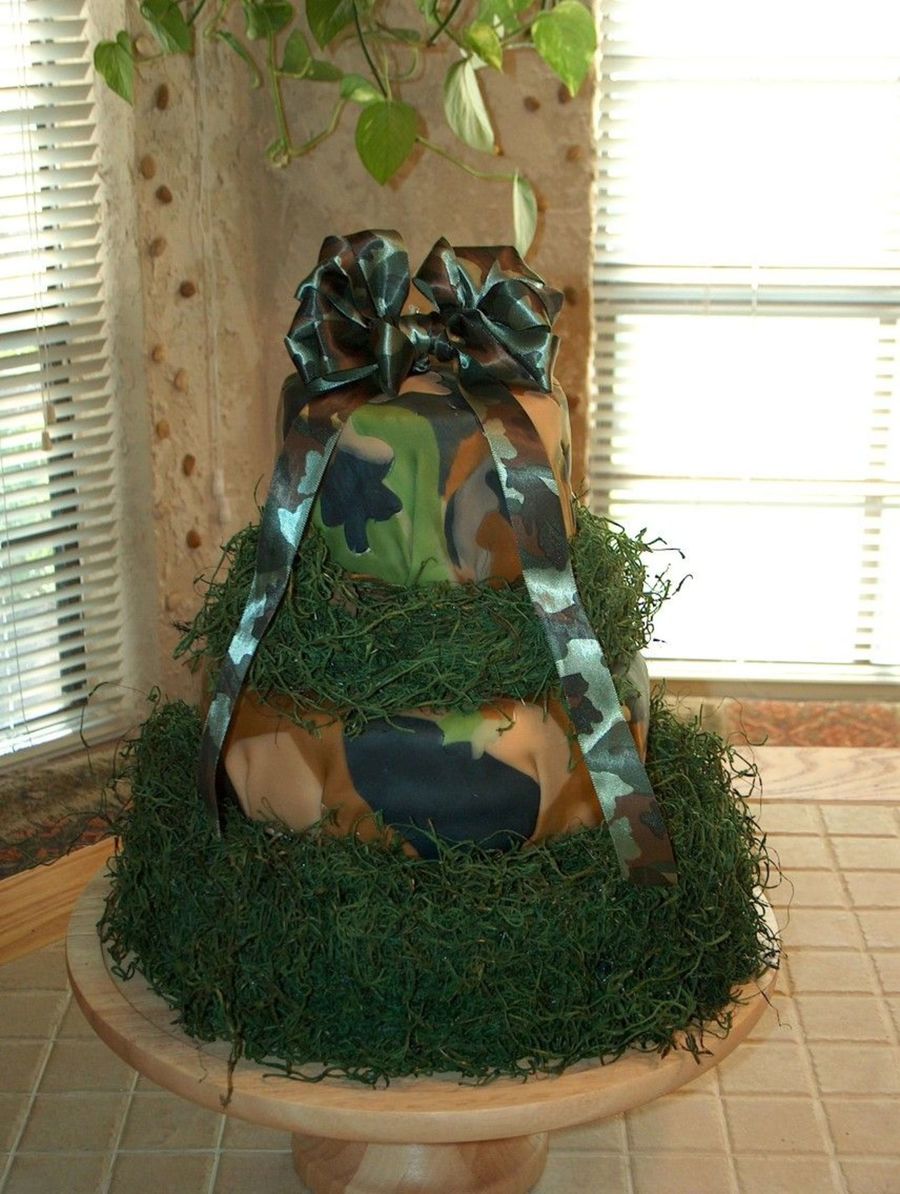 Kayla's Camo Cake - CakeCentral.com