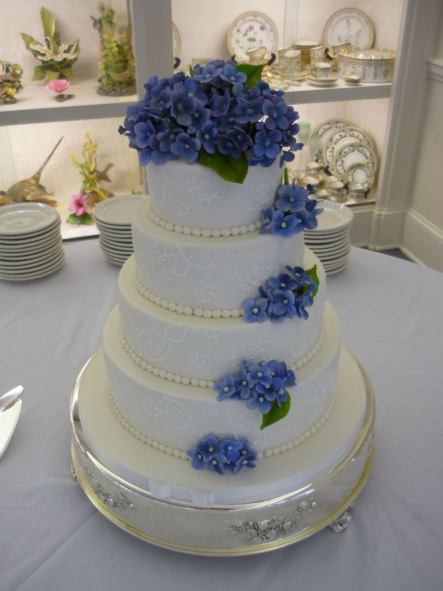 Blue Hydrangea Cake - CakeCentral.com