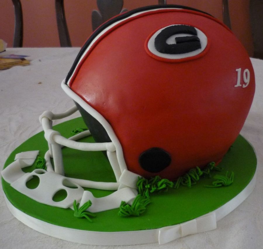 Uga Football Helmet - CakeCentral.com
