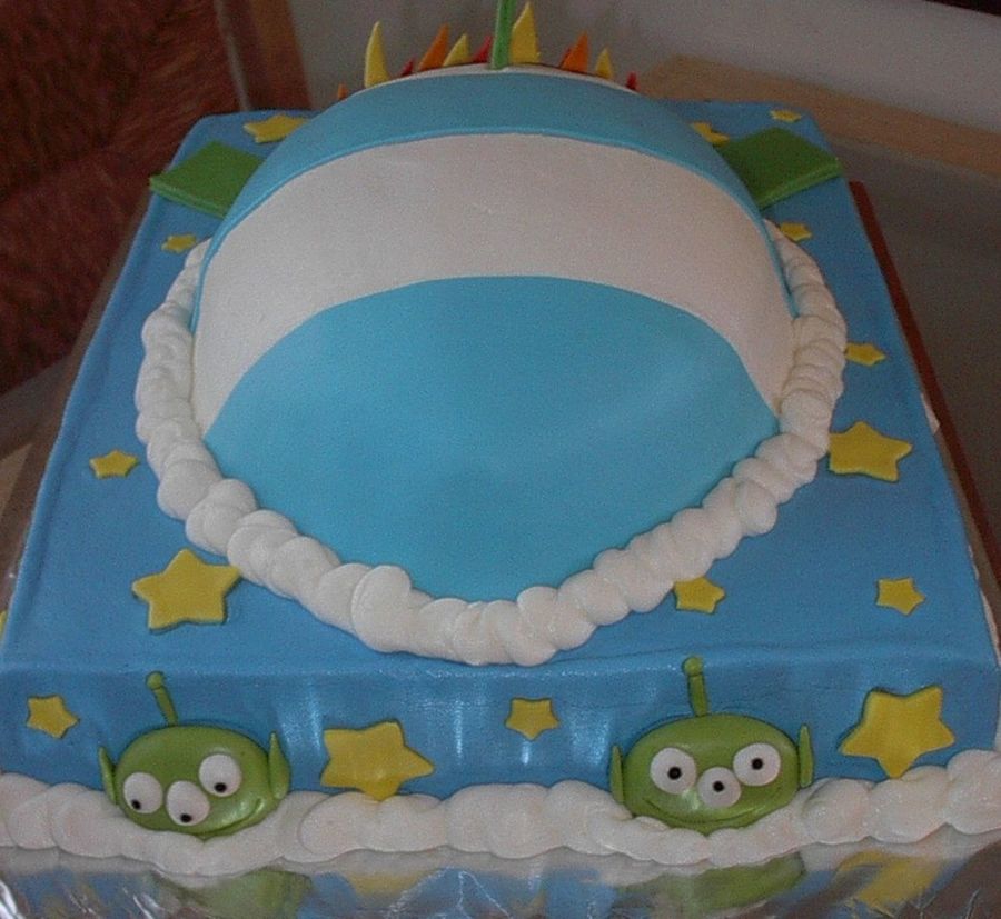 Buzz Lightyear Side View Of Aliens - CakeCentral.com