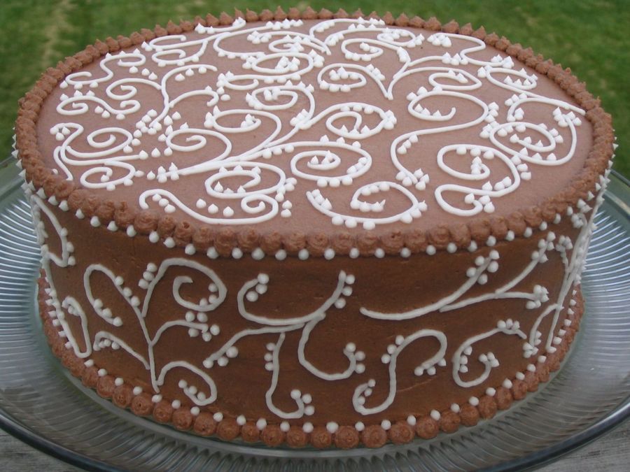 Scrolls And Dots - CakeCentral.com