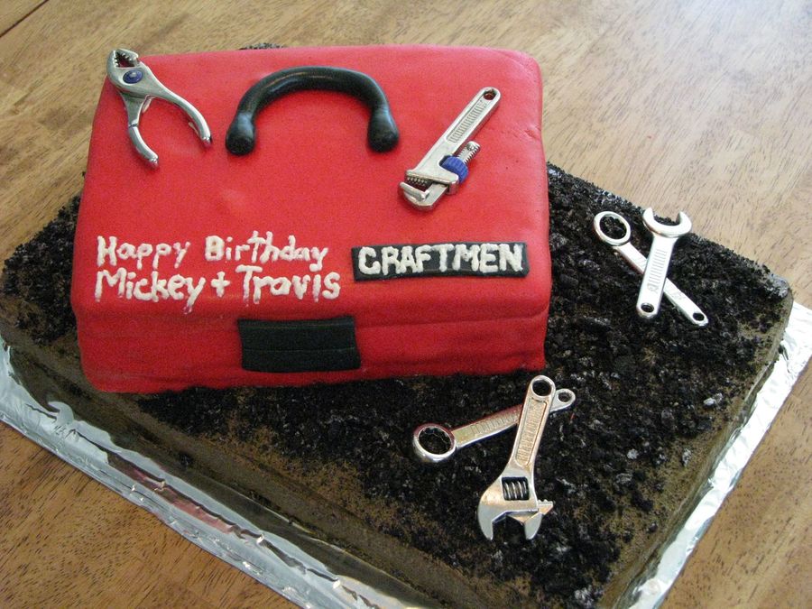 Toolbox Cake - CakeCentral.com