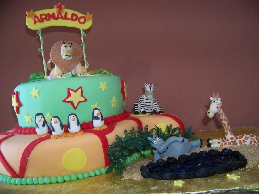 Madagascar 2 - CakeCentral.com