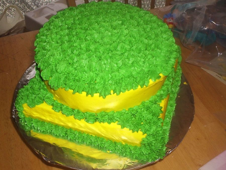 My Niece Wanted A Green And Yellow Cake For Her Birthday. - CakeCentral.com