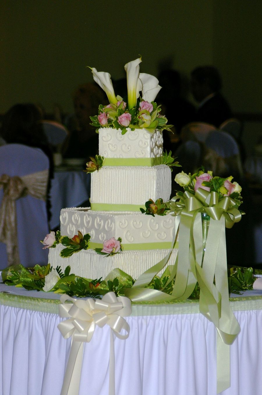 Dar's Wedding Cake - CakeCentral.com
