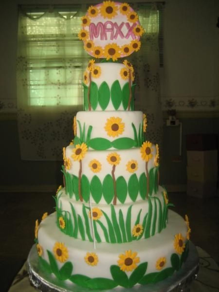 Green_Grassy_Cake.jpg - CakeCentral.com